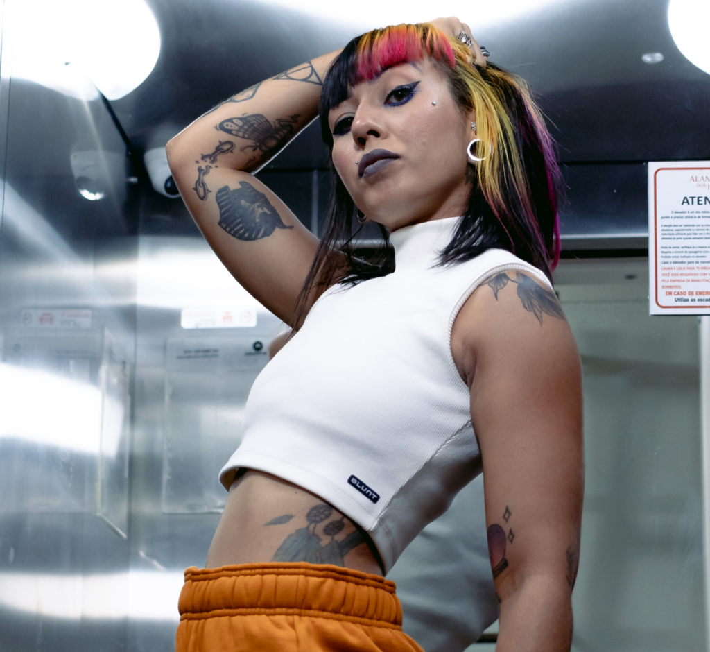 Cropped Blunt Liso com Gola - Off White - Purple
